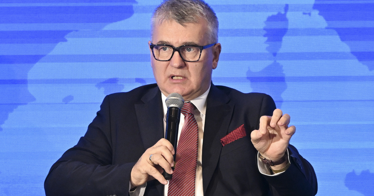 Index - Belföld - Lentner Csaba közgazdászprofesszor alaptörvény ...